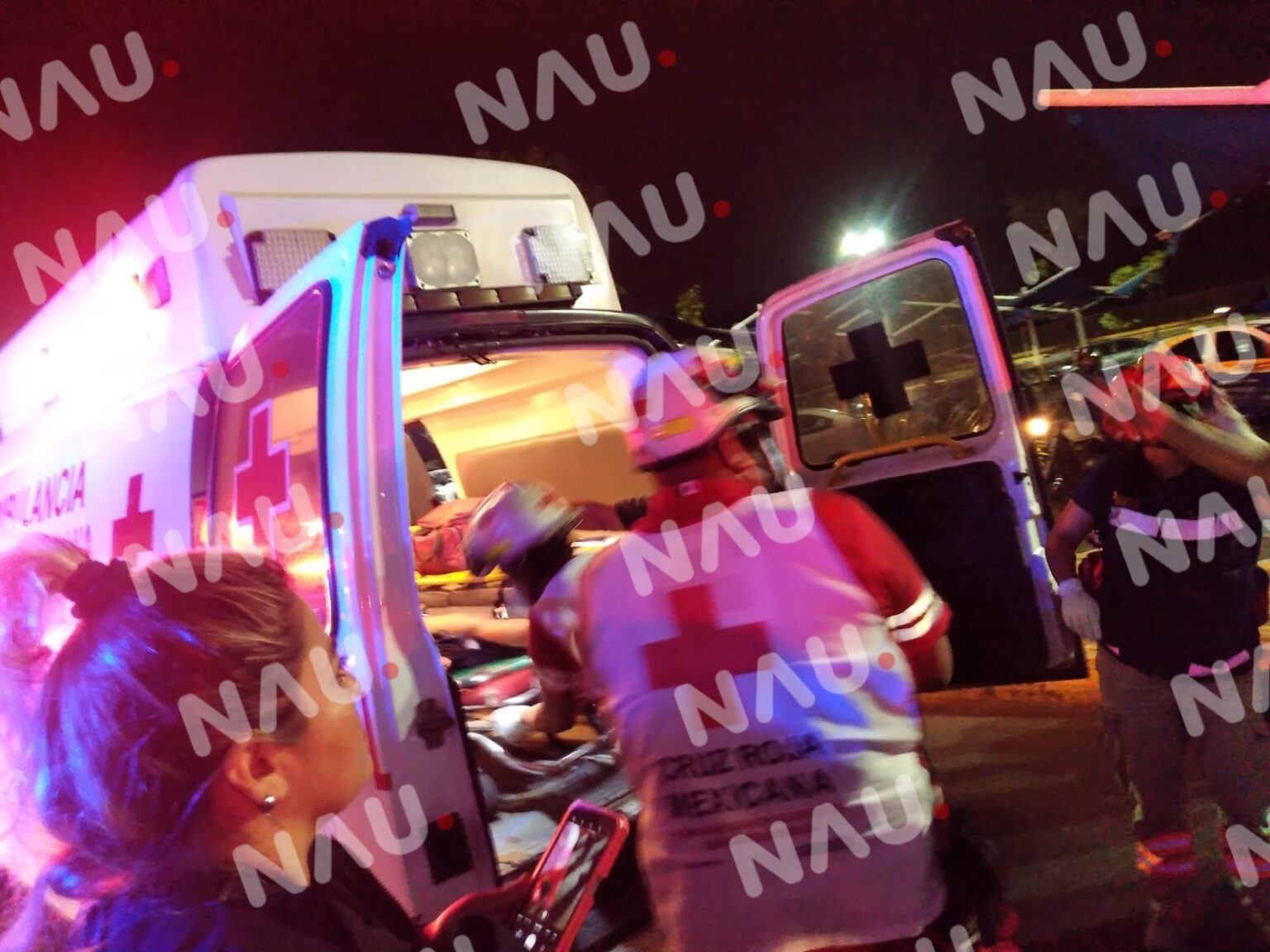 Muere una persona tras ser atacada a balazos en el estacionamiento de ...